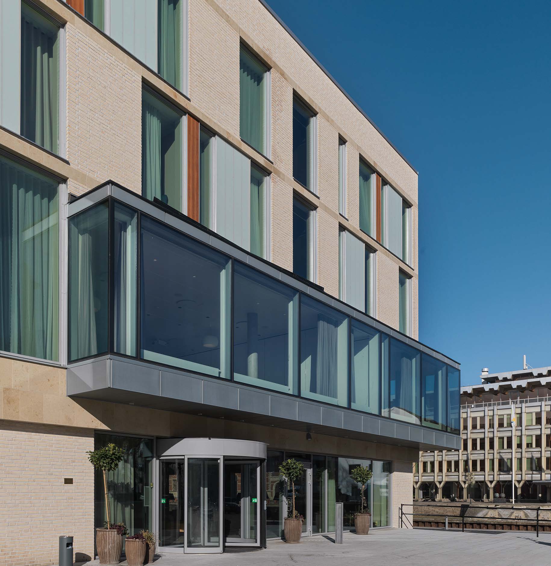 Glasfasad 4150 SSG - Structural Sealant Glazing - GlasLindberg